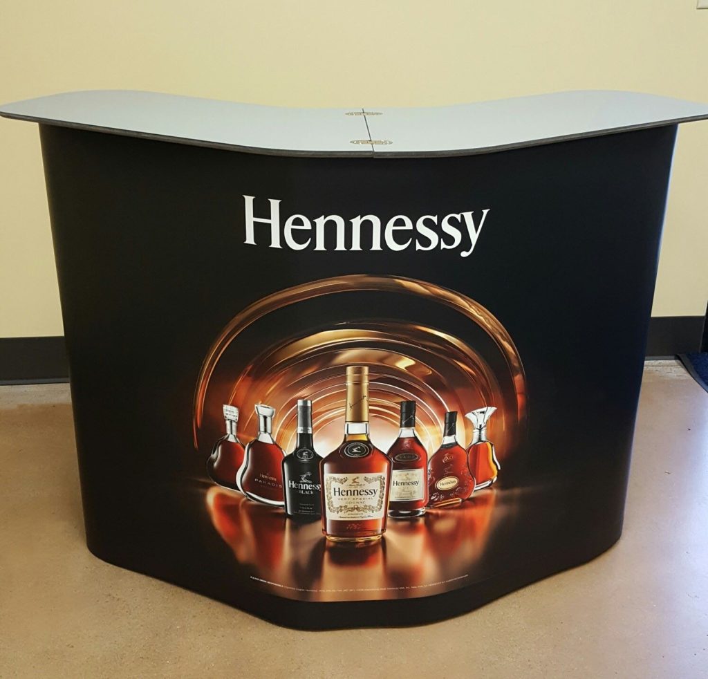 Expolinc Case & Counter Display - Indy Displays