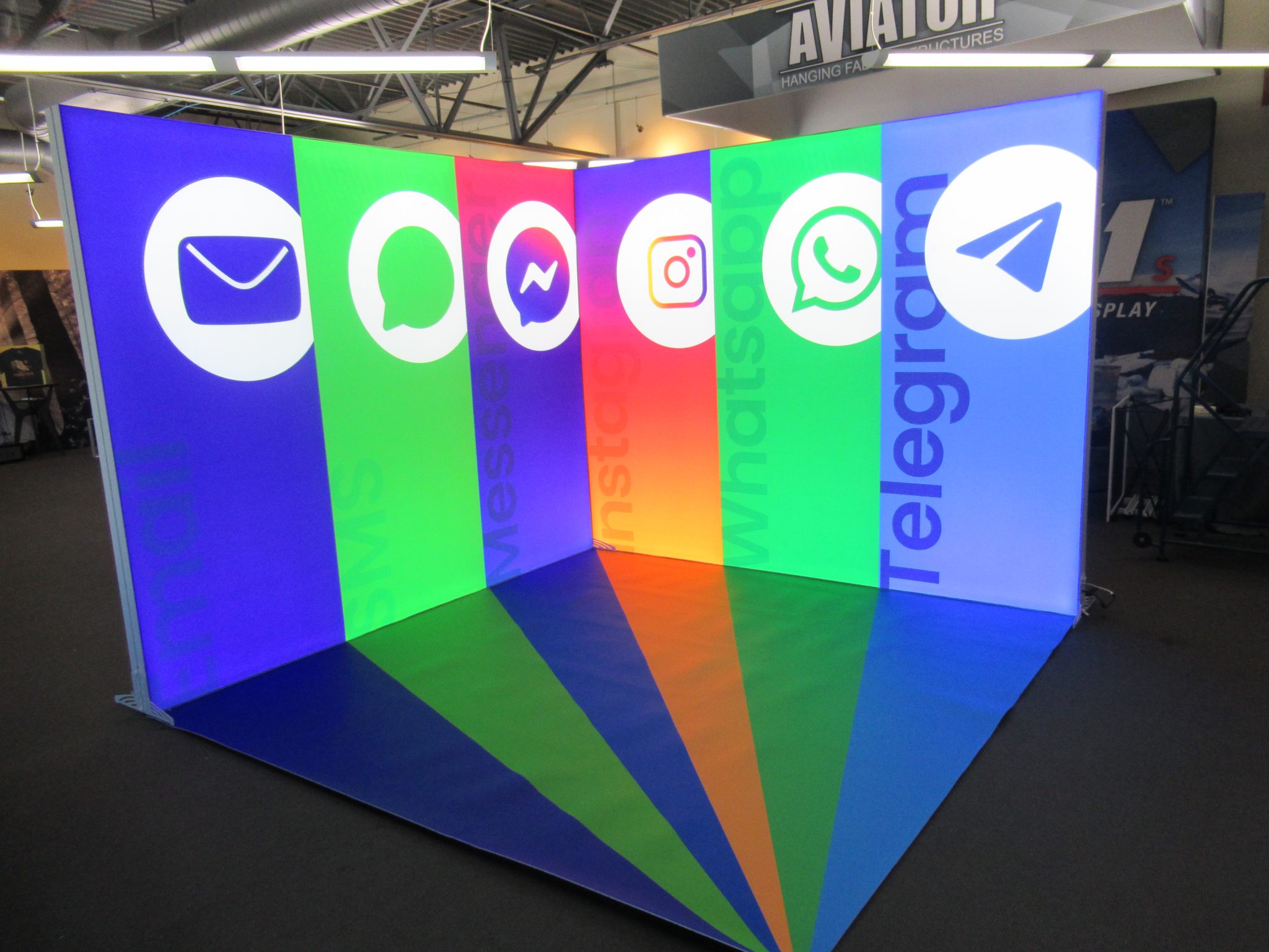 10ft LightenUp Tool-Free Fabric Backlit Display - Indy Displays